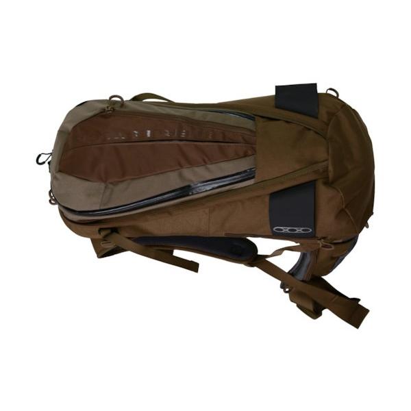 ■特徴 デイリーユース向けのスリムなデザインです。 ラップトップも収納可能です。 ジッパータイプのメインコンパートメント内部はポケットやMOLLEシステムなどがついており、荷物を整理して収納することができます。 マチ部分に収納可能なレインカ...