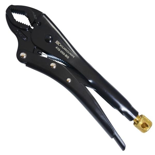 特殊機構『X-JAW』採用により、パイプの保持力が5倍向上しました。 アゴ部分が前方向に移動するだけでなく、上方向にも移動することで、パイプ表面をしっかりホールドできます。 ドライバーを用いての増し締めが可能なので、がっちりホールドさせたい...