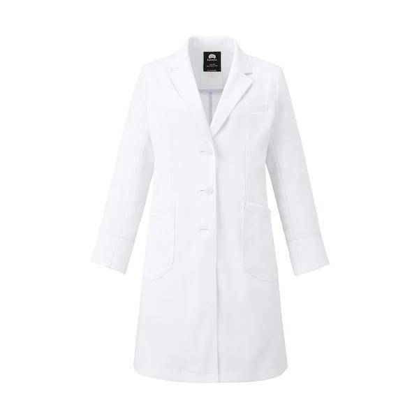 ■特徴 取り外し可能な薄手の肩パッドを付けることで肩回りの印象アップ。体型や気分によって付け外しが可能。すっきりとした女性らしい小ぶりな衿は、デコルテから首元の印象を軽やかにしてくれます。    【入数】 1点 2537SG1M