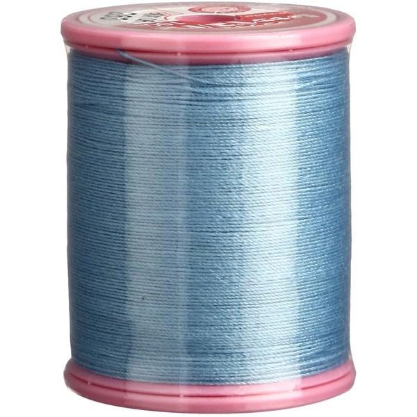 サイズ: ♯30 100m/巻 素材: ポリエステル100% 用途: 厚地用 使用ミシン針: 14〜16号 最もポピュラーな家庭用ミシン糸のシリーズです。  そのなかコットン、ウール、合せん、どんな生地にもなじみやすいのが特徴です。  なめ...