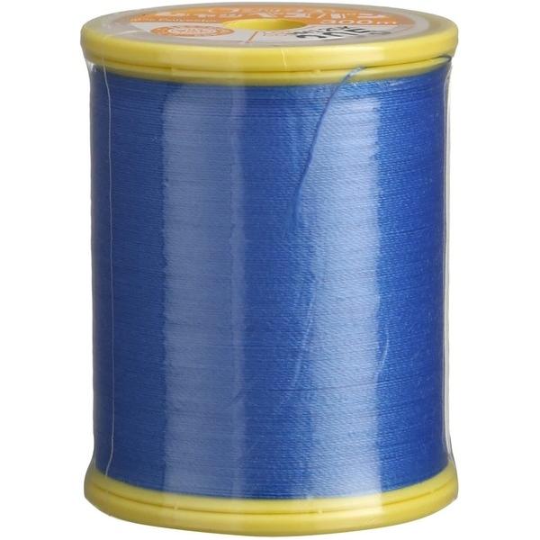 サイズ: ♯90 300m/巻 素材: ポリエステル100% 用途: 薄地用 使用ミシン針: 7〜9号 最もポピュラーな家庭用ミシン糸のシリーズです。  そのなかコットン、ウール、合せん、どんな生地にもなじみやすいのが特徴です。  なめらか...