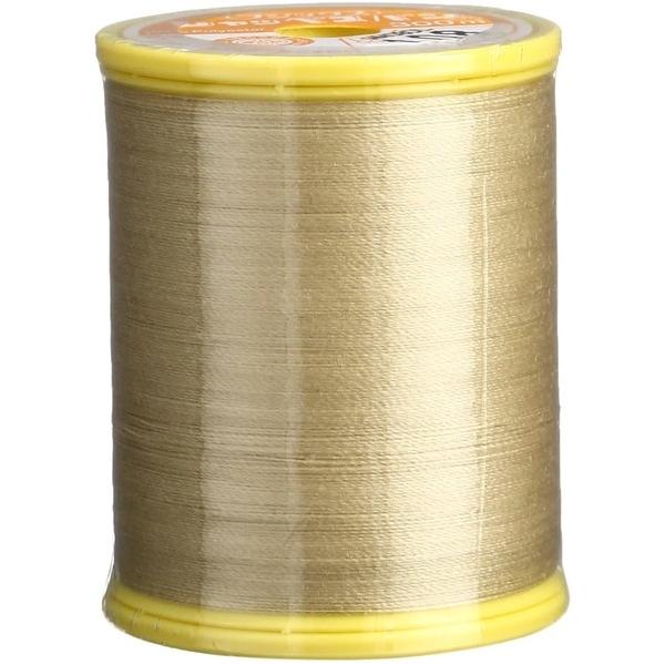 サイズ: ♯90 300m/巻 素材: ポリエステル100% 用途: 薄地用 使用ミシン針: 7〜9号 最もポピュラーな家庭用ミシン糸のシリーズです。  そのなかコットン、ウール、合せん、どんな生地にもなじみやすいのが特徴です。  なめらか...