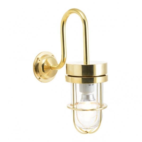 メンズライクなデザインのブラケットライト。  表札回り、デッキライト、ガレージライトにオススメです。  防雨型なので、直接雨のかかるところでもOK。 もちろん室内での使用も可能。  付属品 LEDランプ(E26 5W)、取付ビス、壁面用パッ...