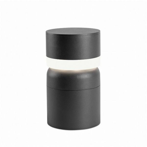 SETE(セテ)は近代的なデザインの屋外用ビーコンランプです。 本体はアルミダイキャスト製、ディフューザー(照明の光量を調整する器具)はオパールポリカーボネート(アクリル樹脂)製です。 光源はSMD LED 6W 3000K 155Lmです...