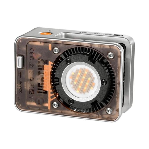 ■特長 クレジットカード・サイズの小型・軽量ボディで60W出力と明るく、バッテリー駆動も可能な多用途のポータルフィルライトです。  「MOLUS X60 RGB」はRGBカラーにも対応。  グリップバッテリーはCOMBO、PROモデルに付属...