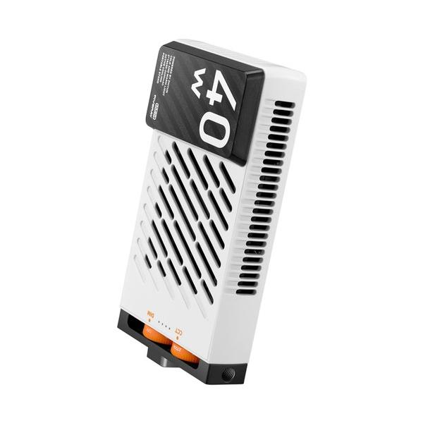 ■特長 M40は片手に収まる手のひらサイズのポケットライト。  シンプルさを求め、コンパクトボディに革新性と有用性を実現させた、小型ながらプロフェッショナルなライトです。  ■仕様 出力電力:40W 色温度:2700Kから6200K 調光範...