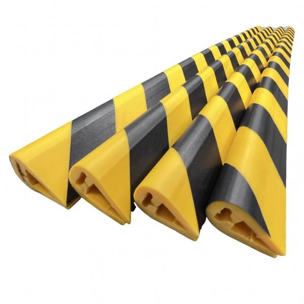 【特長】 H鋼バンパー トラ柄は、仮設にも本設にも適したエッジ部分の緩衝材です。  柔軟性のあるPVC製で、寒冷地でも硬化しにくい配合のため、挿入口が広げやすく施工が簡単です。  内側のリブにより、対象物をがっちりホールドします。  丸みの...