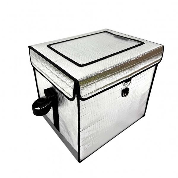 【特長】 電源不要、4時間程度でオリジナルアイススラリーができあがる、アイススラリーメーカーです。  500〜600mlのペットボトルが9本入ります。  5時間以上冷蔵庫で冷やしたドリンクを保冷剤の間に挟み込むように設置（画像参照）、4時間...