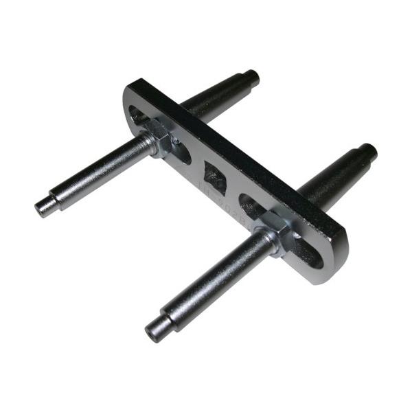 ■特徴 丸ナット（2穴）用ピン専用です。  ■用途 1〜2t車のハウジングナットレンチ。  ■仕様 適応ピッチ(mm)：48mm〜96 差込角(mm)：12.7sq　ピン全長：126 3穴丸ナットには使用できません。  ■注意点 '3穴丸ナ...