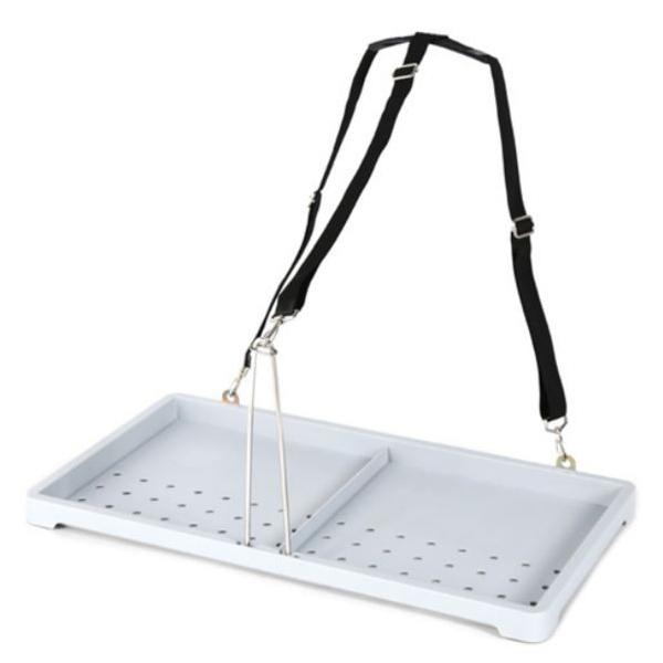 【特長】 一人でも手軽に苗の植え付けができる、特許技術の苗植え専用トレー。  スピード苗トレーは、ハンドプランター（別売）と併用することで、座ったり、しゃがんだりすることなく、一人歩きながら苗の植え付けができる革新的な製品です。  特許技術...