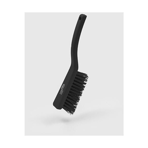 ■特徴 レジンセットで毛の抜け落ちによる異物混入のリスクを回避するブラシです。 ■用途 粉状のものを使用するカウンターなどの清掃に。 ■材質 ボディ・ポリプロピレン フィラメント・ポリエステル    【カラー】 黒 【重量】 173G 【原...