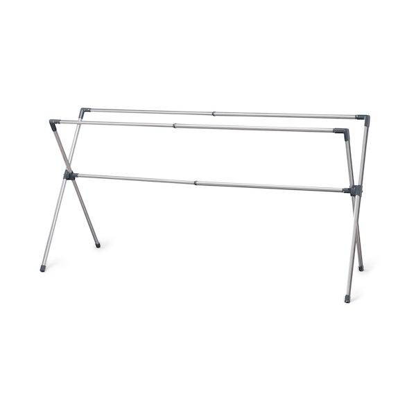 ■特徴 布団の枚数に合わせて、伸縮できる大容量タイプのふとん干しです。 使用しないときは、折りたたんで収納できます。 ステンレス巻きスチールパイプを採用しているので、丈夫でサビに強く安心してお使いいただけます。  ■仕様 収納時サイズ（約）...