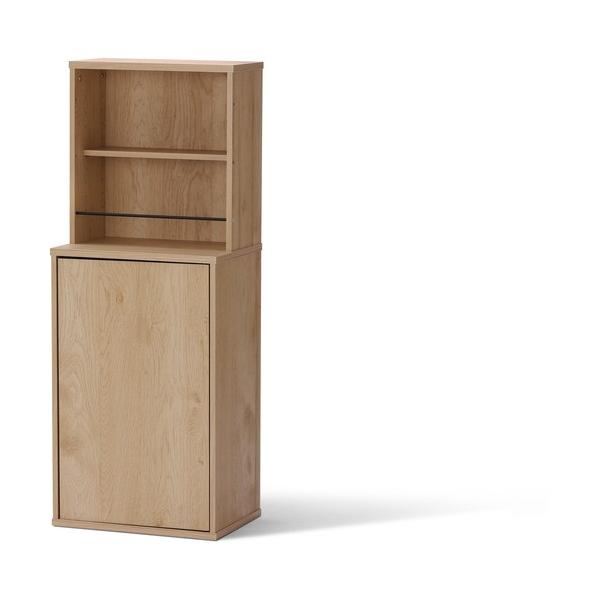 ■特徴 スリム設計なのに、たっぷり収納できる本棚です。コミック本が最大約200冊収納可能です。 上部はディスプレイラック、下部は隠す収納としてもお使いいただけます。 棚板はすべて高さを変えられます。約3.2cm間隔で上部は9段階、下部は12...