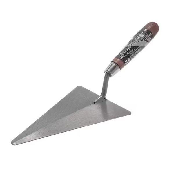 【特長】 ●ブロック積みでブロックにモルタルを塗るのに適しています。 【用途】 細長い三角の形は、ブロックの穴にモルタルを流し入れるのに適しています。 【仕様】 ・サイズ:316×110×125mm ・質量:258g ・刃長:195mm ・...