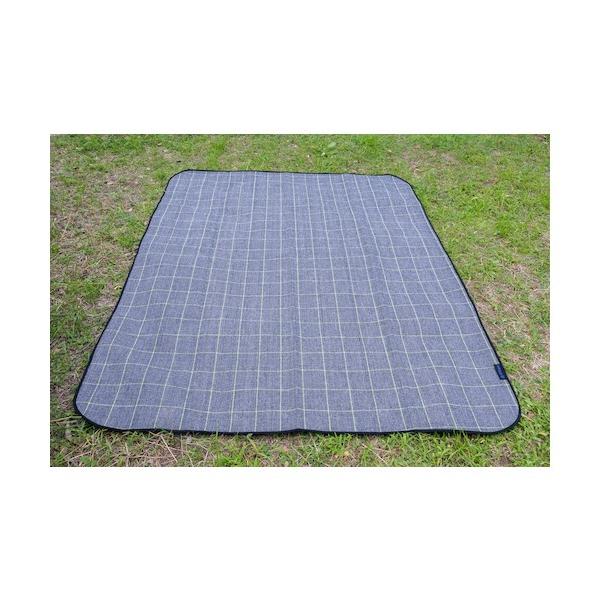 ■特徴 一般のピクニックシートよりしなやかでやや重みもあるため、少しの風でもめくれにくい製品です。 裏面の防水機能で多少の水気はシート表面にしみにくくなっています。  ■仕様 ハトメなし  ■材質 表：ポリエステル・アクリル・ナイロン・レー...