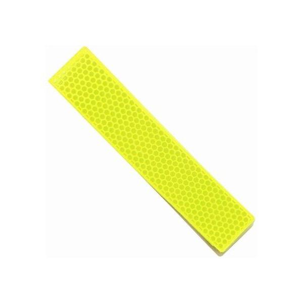 門柱、フェンスなど危険標示に。 自転車、ベビーカー、三輪車、ランドセル、傘、ヘルメット等の昼夜間の安全目印に。 電動工具、ツールケース、腰ベルト、園芸用品などのオリジナル目印や、暗所での紛失時発見目印に。 蛍光色で昼間でもよく目立ちます。ま...