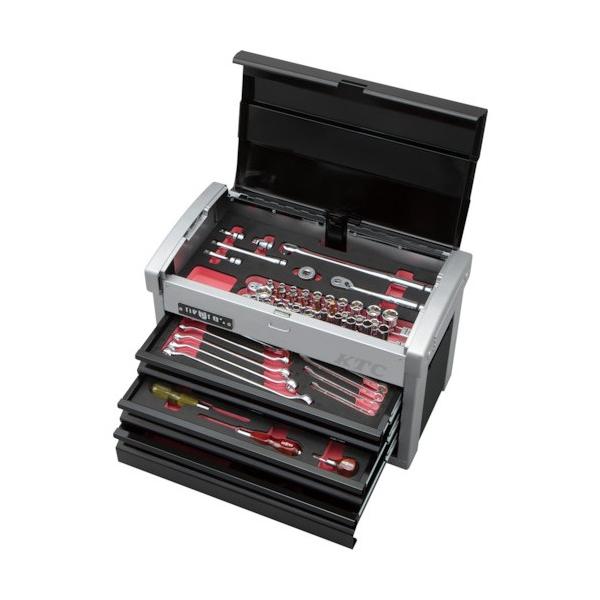 次世代型工具箱 EKR-103 のネプロス専用カラー(EKR-103NB)と90枚ギアの「9.5sq.ラチェットハンドル」（NBR390A）を搭載したネプロスのハイグレードセット。 トップ部サイズ:w445×d225×h75 引出しサイズ:...