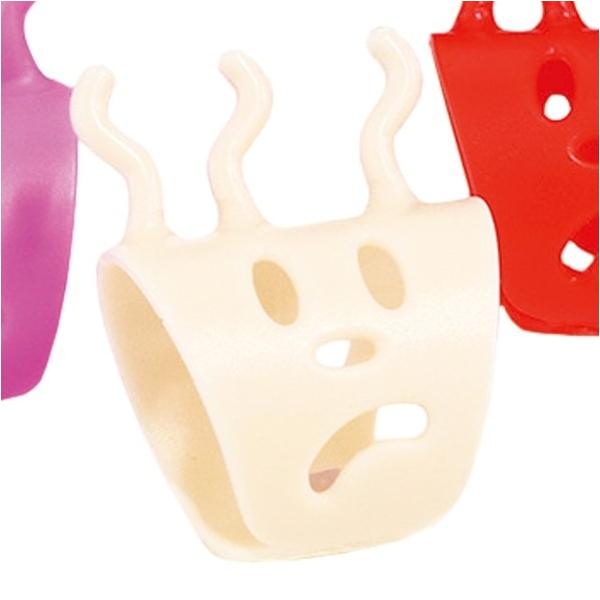 編み物ブーム韓国から新商品が入荷しました！ 多色の編み分けに便利なニッティングリングが新登場！ 2種類の顔の表情が付いたかわいらしいアイテムです ■サイズ:約W19mm×H25mm ■素材:PVC 編み物用品、編み物アイテム、用品、アイテム...