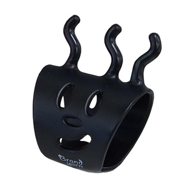 編み物ブーム韓国から新商品が入荷しました！ 多色の編み分けに便利なニッティングリングが新登場！ 2種類の顔の表情が付いたかわいらしいアイテムです ■サイズ:約W19mm×H25mm ■素材:PVC 編み物用品、編み物アイテム、用品、アイテム...