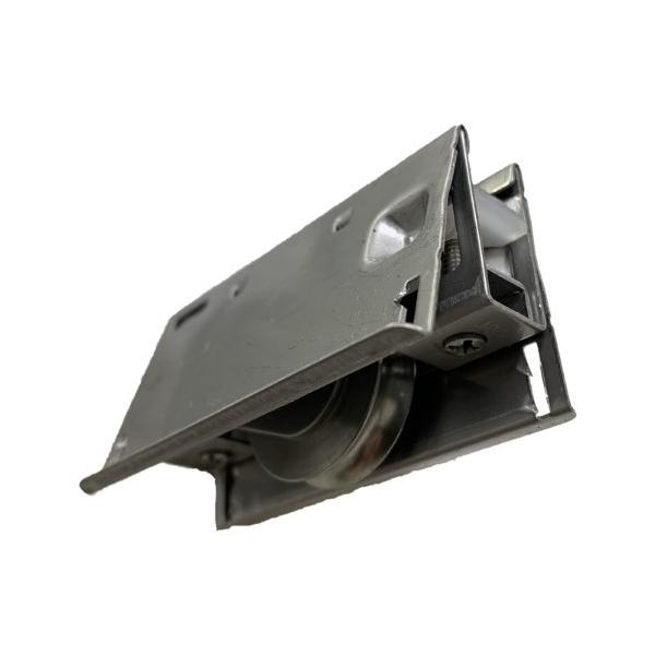 【商品説明】 アルミサッシ用。 車高調整方向下側 ねじ拡張式横ずれが起きにくい 【用途】 玄関引戸・テラス 【注意】 耐荷重2個:30kg 框形状:平行型 適合サイズ(mm):内幅13〜17、高さ35.5以上 コマφ28R型 【材質】 本体...