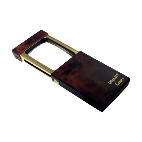 ■特徴 洗練された魅力的なフォルムでギフトに最適なルーペです。 光学レンズを使用し、明るく鮮明な視野を捉えます。  ■用途 新聞、読書、事務作業などに。  ■材質 レンズ/光学ガラス ケース/真鍮 レンズ押さえ/樹脂  ■注意点 失明する危...