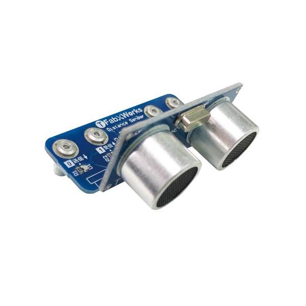 ●micro:bitに接続して使用することができる拡張パーツです。 ●Webソフト「MakeCode」に専用ブロックを追加することで簡単に使用できます。 ●品 名:距離センサ   【入数】 1個 DS1