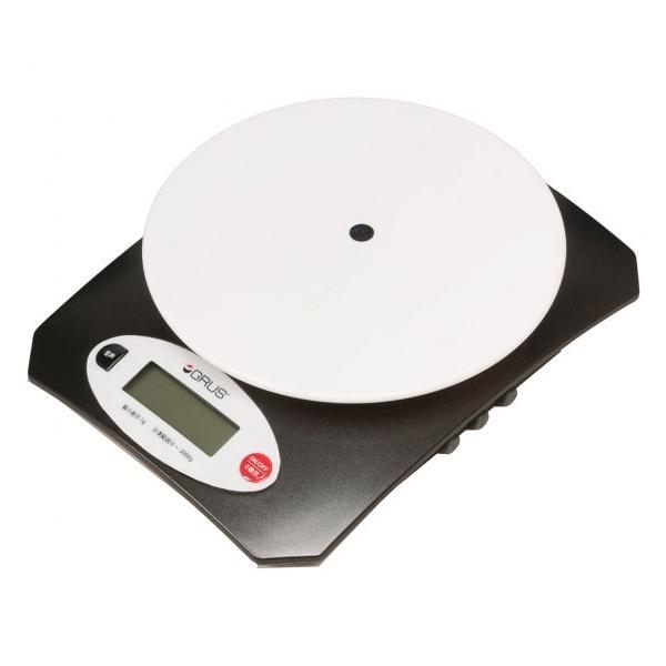 ●音声で重さを知らせるデジタルスケールです。     ●過重積載の場合でも音声でお知らせします。     ●オートパワーオフ機能・風袋引機能付。    最大秤量:3000g 最小表示:1g 精度:±1g（液晶） ±2g（音声） 大きさ:14...