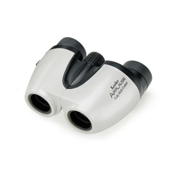 ■特徴 抜けのいいクリアな視界のコンパクトポロ双眼鏡。 すべてのプリズム透過面にもマルチコート（高透過多層膜）を施すことにより、不快なゴーストを抑えクリアな像が広がります。 心臓部のプリズムには高屈折率のBak４を採用。 隅々までシャープな...