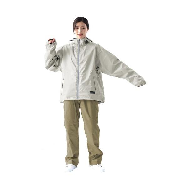 ■特長 ゆったりシルエットで雨でも晴でも着用できるおしゃれなレインスーツです。  ■用途 作業に。  お出掛けに。  自転車に。  ■仕様 色:オフホワイト サイズ:S 耐水圧:10000mm以上 ゆったりシルエットで雨でも晴でも着用できる...