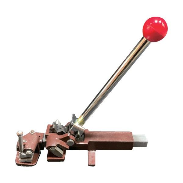 ■特長 帯鉄用の引締機です。  耐久性に優れ、手軽に取扱いも簡単です。  KK9型機では出来ない大型梱包の使用機として最適です。  ■用途 角物、丸物、の大型梱包の引締めに。  ■仕様 適合バンド幅(mm):16〜25 適合バンド:帯鉄 バ...