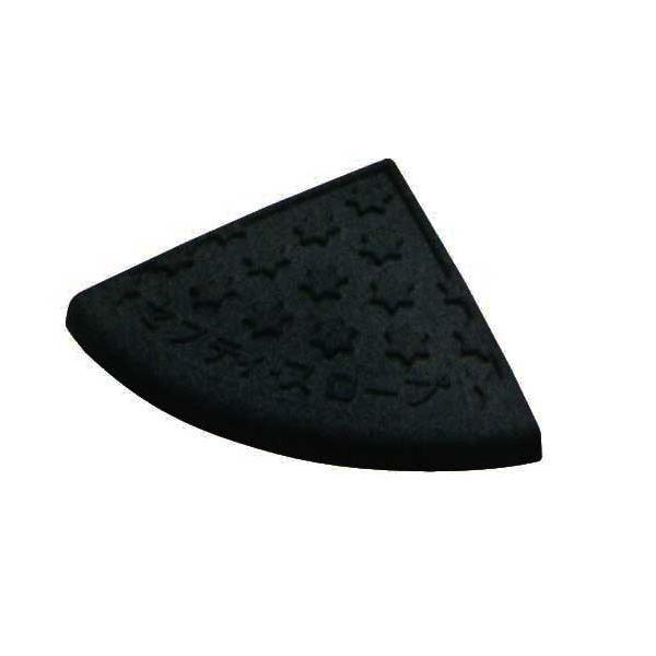 安心、安全素材のゴムチップ製スロープです。 プラスチック製品の倍の強さ(6t車対応)があります。 雨水に流されることなく安定性に優れています。 滑りにくく耐久性に優れています。 凸凹のある下地にもなじみやすく弾力性があります。 ガタつき音が...