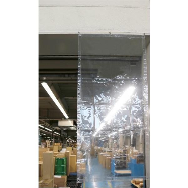 店舗や作業場の間仕切り・風除けとして！ 【特徴】 ◆間仕切りにしようすれば冷暖房効果アップ！節約にも！ ◆透明で視認性がよく安全安心。  ◆UV99％カットで商品を守ります。  ◆防水の為、雨に濡れても安心です。  【仕様・規格】 サイズ:...