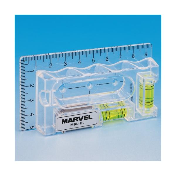 持ちやすい波型形状で安定感抜群です。 スイッチボックスのケガキ作業に最適で、取付枠に吸着できるマグネット付です。 ホールソー用のセンター穴付きで、スイッチボックス開口用のセンター出しが簡単にできます。 落下防止穴付きです。 気泡管が暗い場所...