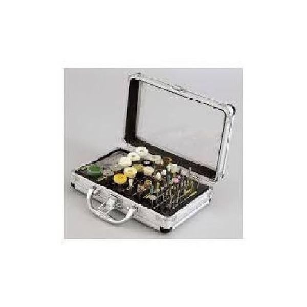 陶磁器の彫刻やグラスアートなどに使える先端ビットセット。 ●充実の100セット。 セット内容:ミニ回転ヤスリ5種、ダイヤモンドビット10種、金属用砥石5種、フェルトバフ4種、金属ブラシ3種、ホイールブラシ3種、バフホイール3種、金属用切断砥...