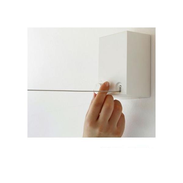 部屋のイメージを崩さない、室内物干ワイヤーです。 洗濯物を干す時だけ、ワイヤーを伸ばして使う室内用物干しです。 1.本体から手前に向かってワイヤーを伸ばします。 2.反対側の壁に取り付けた専用フックに引っかけます。 3.本体側のロックをかけ...