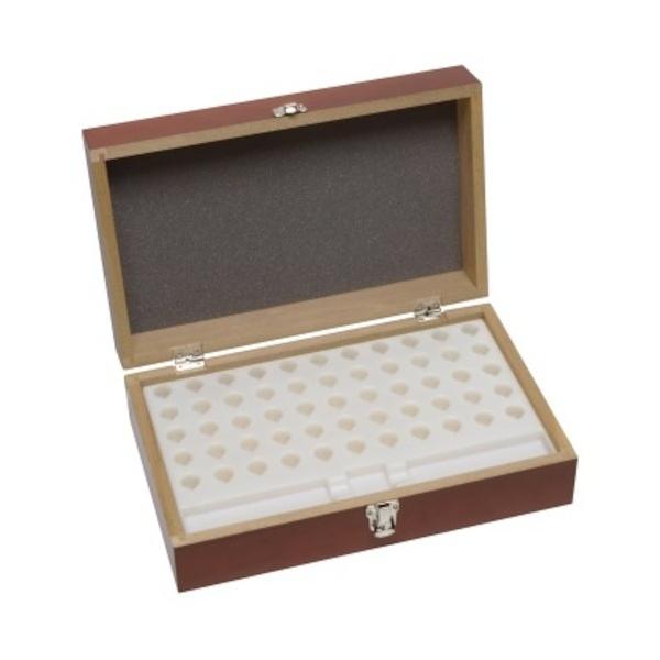 ■特徴 収納、持ち運びに便利なシャンク付ピンゲージ用木箱です。 呼び寸法入りです。 ■用途 シャンク付ピンゲージの収納ケースに ■仕様 適用機種:AG-5A-AG-9B、TAG-5A-TAG-9B、CAG-5A-CAG-9B インナー:呼び...