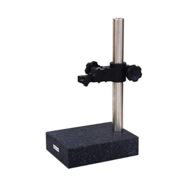 ■特徴 花崗岩を使った精密測定台です。 花崗岩は経年変化がほとんど無く、錆びない等の利点を持っています。 ■用途 ダイヤルゲージ等を取り付けての精密測定台として ■仕様 ヘッド上下有効ストローク(mm):0-250 ベース平面度(μm):2...