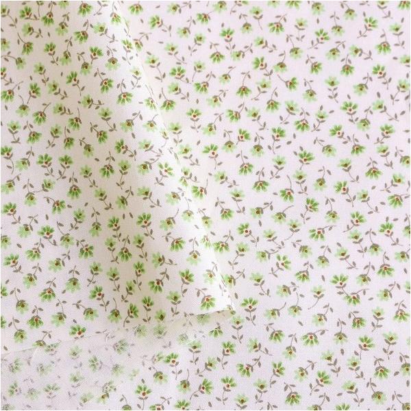 サイズ:巾112cm×6m切売カット 素材: 綿100% タイプ:ブロード 生地は半折加工済（生地巾を半分に折った状態）なので折り目がございます。  また、梱包時は折りたたんで透明袋に入れ、コンパクトな状態で発送いたします。  ハサミでのカ...
