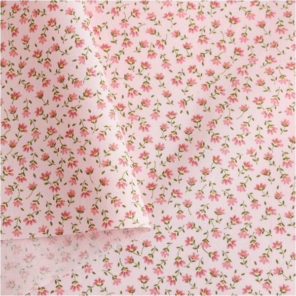 サイズ:巾112cm×6m切売カット 素材: 綿100% タイプ:ブロード 生地は半折加工済（生地巾を半分に折った状態）なので折り目がございます。  また、梱包時は折りたたんで透明袋に入れ、コンパクトな状態で発送いたします。  ハサミでのカ...