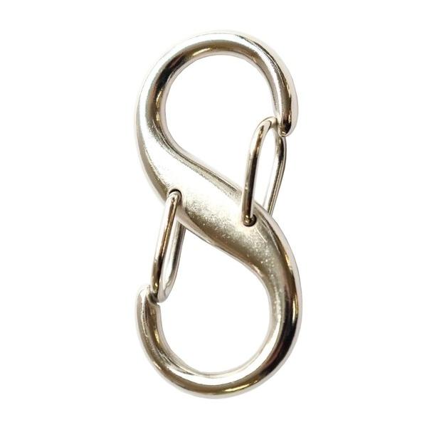 サイズ: 4.5×2.1cm 内径1.2cm 素材: ダイキャスト 入数: 4個入 生産国: 日本 便利なジョイントパーツ ■素材/ダイキャスト ■4.5×2.1cm（内径1.2cm） ■アウトドアバッグやカジュアルタイプのバッグ等に使われ...