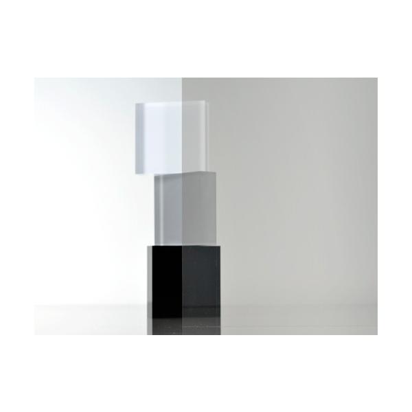 ■特徴 外からの日射を抑えて、室内の冷房効果率を高める効果があります。 有害な紫外線を99％以上カットするため、室内の置物等の褪色低減に効果的です。 JIS A 5759の定める飛散防止性能(A法・B法)に準拠し、ガラスの破損による二次災害...