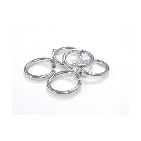 ■特徴 アルミ製のため、軽量で扱い易いです。 未溶接のため、口を開き、チェイン・ワイヤー等の連結が行えます。  ■用途 チェインの先端金具・ジョイント金具に。  ■仕様 アルミリング3.0×13銀  ■材質 本体：アルミニウム（A1070W...