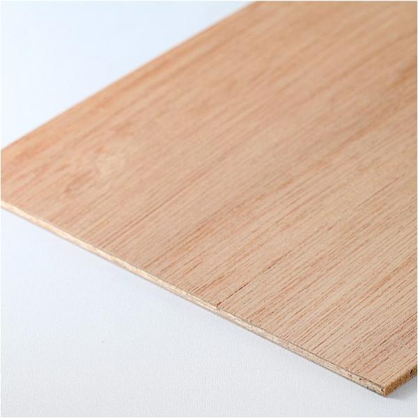 ベニヤ板には表と裏があり、資源有効利用のため裏面に補修が入る場合があります。 ベニヤは通常建築現場で主に下地材として使用されています。 上記使用に耐えうる程度の汚れ、スリ傷等が入っている場合があります。 DIYで上記材料をご使用の場合は、上...
