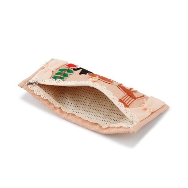 セット内容:表布、裏布、別布、フェルト、接着審、接着キルト綿、各種付属ハ゜ーツ、刺しゅう糸、作り方説明書、実物大型紙 用意するもの:縫い針、まち針、ししゅう針、縫い糸（布の色に近いもの）、しつけ糸、ハサミ（布用、糸用、紙用）、チャコヘ゜ン、...