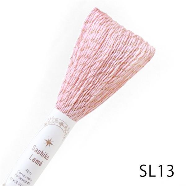 素材:綿96％、ポリエステル4％ 1かせ:約40m お手入れ:ぬるま湯・中性洗剤使用の手洗い可、アイロンは中温・あて布使用  ●人気の白のバリエーションを充実 刺し子の定番の白にゴールドラメとオーロララメのバリエーションを追加。  いつもの...