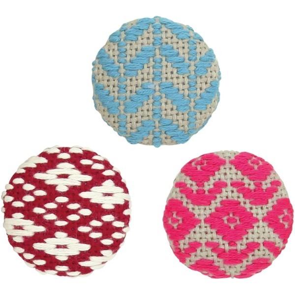 品番:こぎん56 仕様:こぎんキット サイズ・入数:3個セット 色・柄:お花 セット内容:オリムパスこぎん糸(ピンク)〈106〉、(水色)〈392〉、(生成)〈731〉(綿100%) 、オリムパスNo.1100布〈コングレス〉グレー〈42〉...