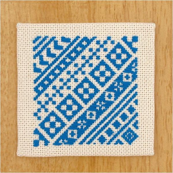 対象性別:男女共用 北欧テイストあふれる鮮やかな色彩のこぎんキットを種類豊富に揃えました。  ・初級者向・出来上がりサイズ:約縦10cm×横10cm・キット内容:こぎん糸、No.1100布、こぎん針、図案付説明書 オリンパス 刺繍 セット ...