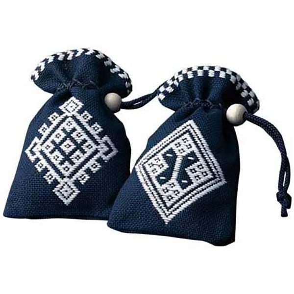 本体サイズ:縦15cm、横10cm 女の子向き 対象年齢:12歳から 生産国:日本 初〜中級者向け(セット内容)こぎん糸・布・クロス針・ビーズ hc18_jpcraft  【入数】 1枚 OLYG2