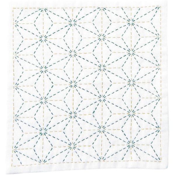 防臭カ゛ーセ゛(綿100%/スリット糸ミューファン使用）、25番刺しゅう糸（綿100％）、刺し子針、作り方説明書 縫い糸、縫い針、はさみ、アイロン 3重カ゛ーセ゛の贅沢仕様、抗菌・防臭機能付です。 刺し子刺し子クロスクロスハンカチキット葉緑...