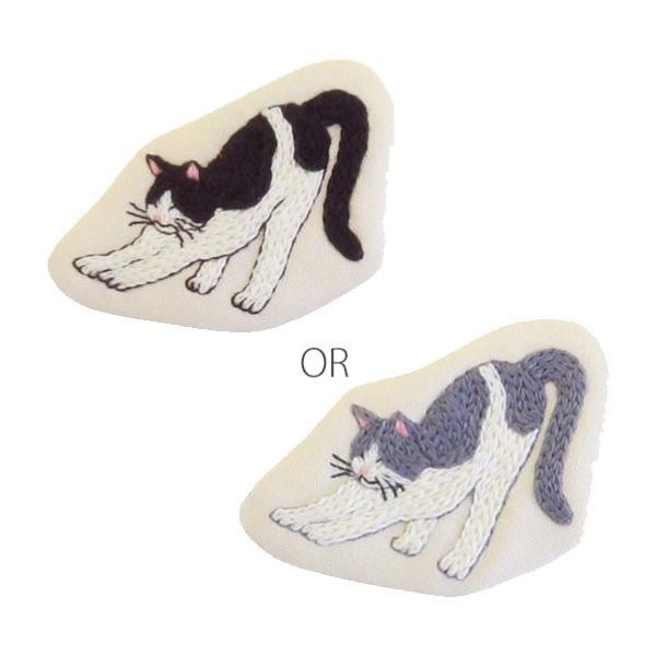 出来上がり寸法:約縦6cm×横6.5cm 大人気。  かわいいネコたちをモチーフにした手づくりキット。  キット内容:25番ししゅう糸(綿100%)、刺しゅう布No.6500布、エミークロス(1)ベージュ(綿100%)、フェルト、接着キルト...